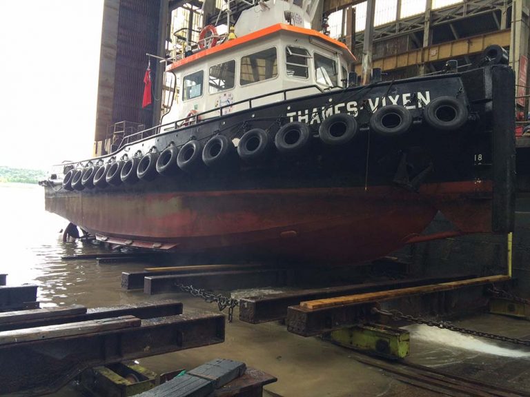 Thames Vixen returns from dry dock - and goes straight back into work ...
