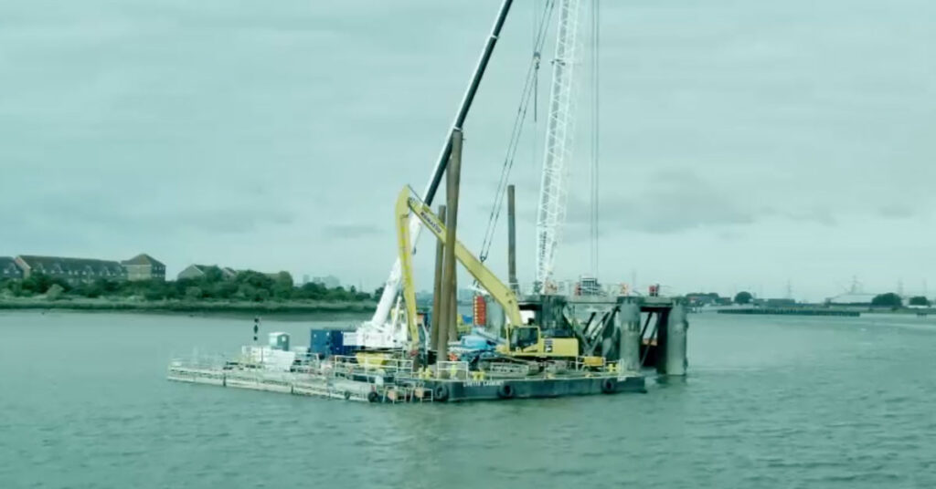 Watch Dart at work on major River Thames demolition project | Livett's